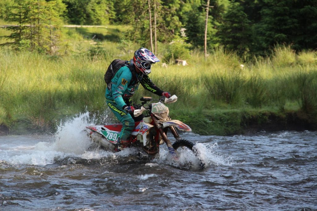 Erwin Dekker bij de quads en Nick Janssens uit België wint de OER rally ...
